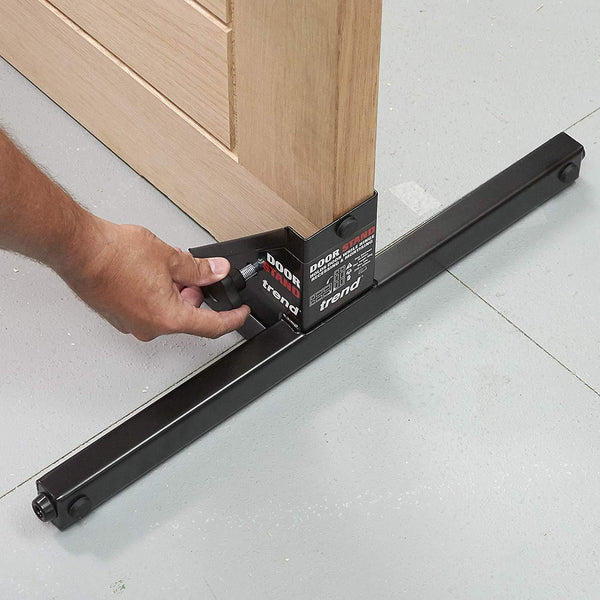 door holder tool